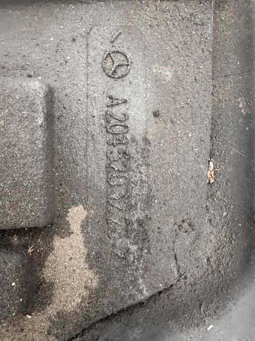Scut motor mercedes c220 w204 a2045203323 Banesti • OLX.ro