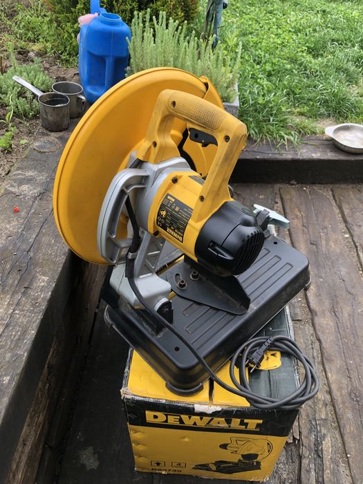 De vânzare debitor pentru metale Dewalt Deva • OLX.ro
