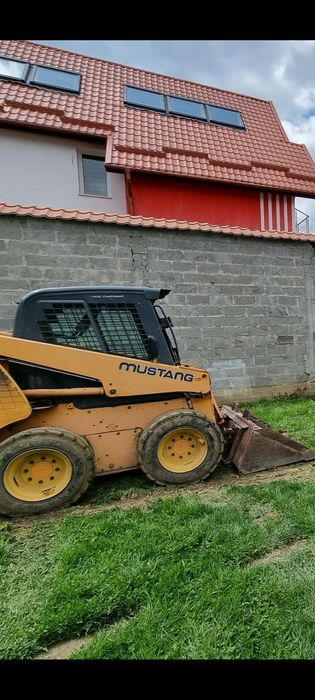 Miniincarcator frontal / Bobcat Mustang 2056 Buftea • OLX.ro