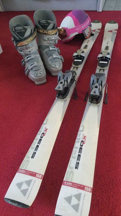 Echipament ski (ski+clapari+casca) Timisoara • OLX.ro