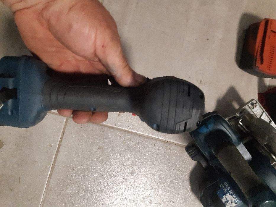 Bormasina filetanta impact tangential Bosch GDX 18v 180 Galati • OLX.ro