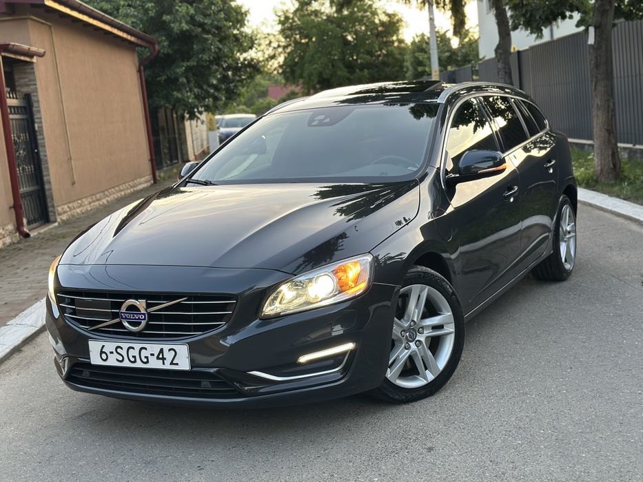 Volvo V60 D6 4x4 Hybrid 2.4D 288cp 2014 Full Option Trapa Camera Iasi ...