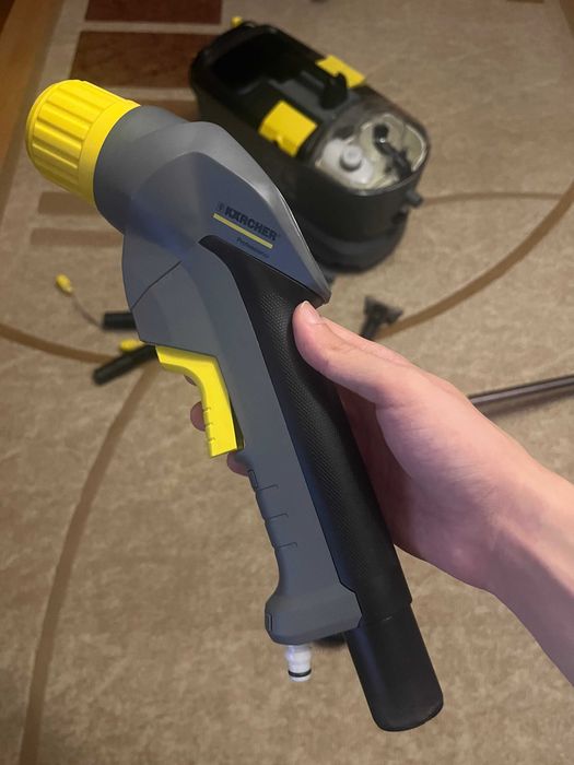 Inchiriere aspirator extractie - injectie Karcher puzzi 10/2 Bucuresti ...