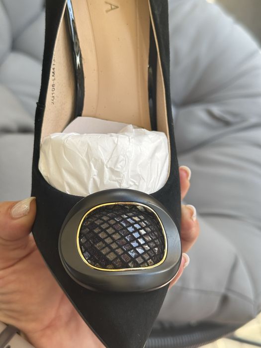 Pantofi negri, piele intoarsa Floresti • OLX.ro