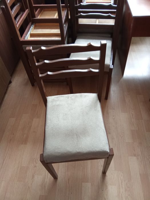 Stul sotiladi 10 dona srochna: 700 000 сум - Мебель для гостиной Ташкент на Olx