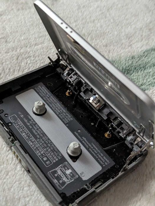 Sony MZ-R50 Mini Disc si casetofon Panasonic RQ SX25 tip Sony Walkman ...