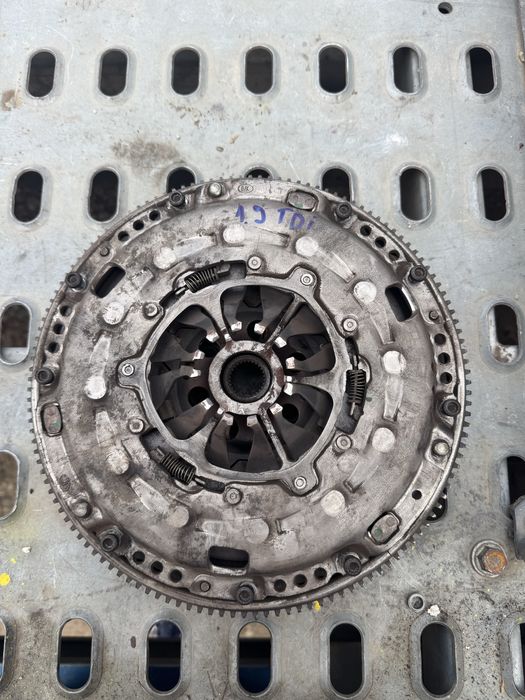 Kit chit volanta ambreiaj 5 trepte vw passat b6 golf 5 1.9 BXE BKC 5 T ...