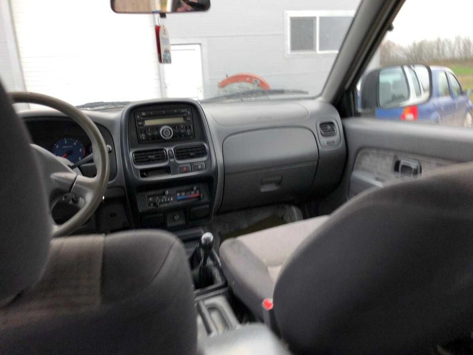 Vsnd nissan pikup Campulung • OLX.ro