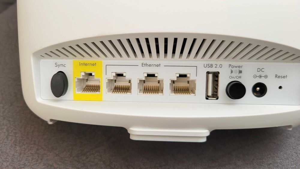 Netgear RBR50 Router WiFi Tri-band orbi Ac3000 fuctional Timisoara • OLX.ro