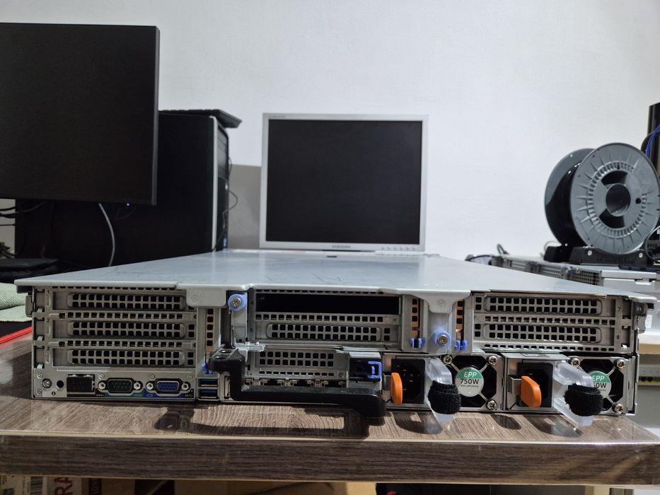 Server DELL PowerEdge R740 2 x Xeon Silver 4112 8 Core 32 GB RAM Cluj ...