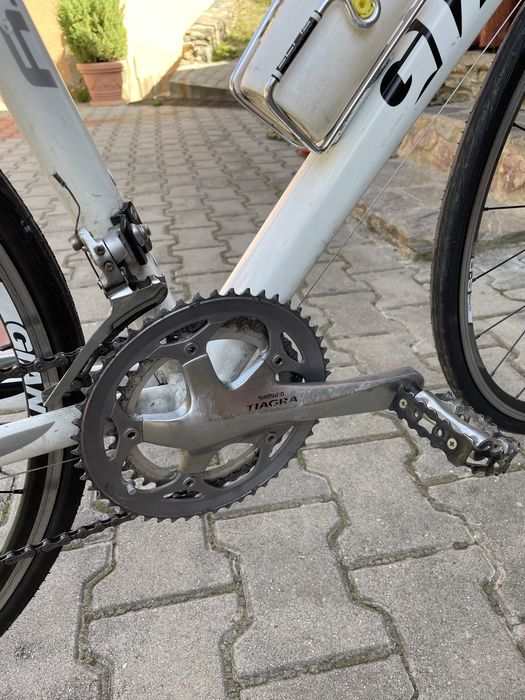 Cursiera Giant Defy Sebes • OLX.ro