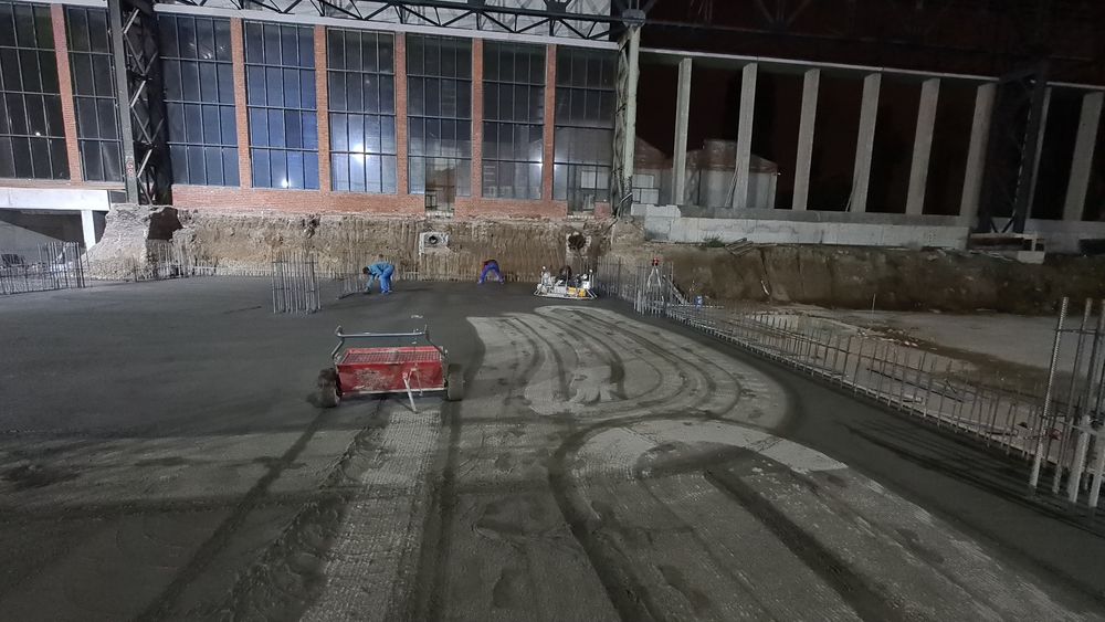 Turnare sapa din beton - finisat cu elicopter si cuart, Beton Periat ...