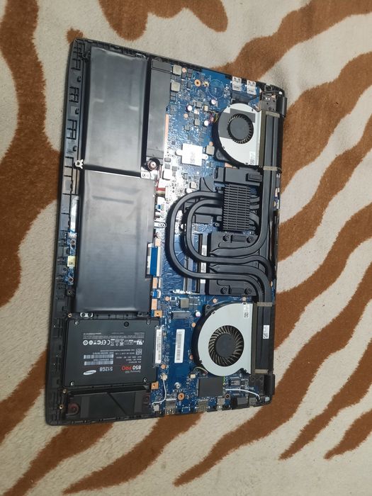 Componente Laptop Asus RoG GL792Z placa de baza defecta în scurt Lumina ...