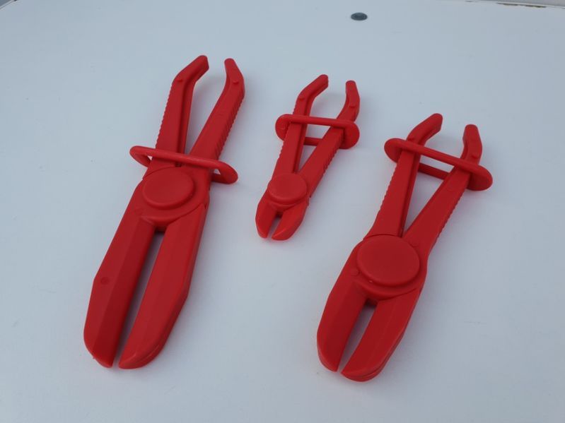 Cleste autoblocant din plastic pentru furtun frana / combustibil 3 buc ...