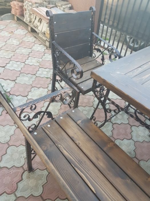 Balansoar fier forjat cu lemn model baroc Iasi • OLX.ro
