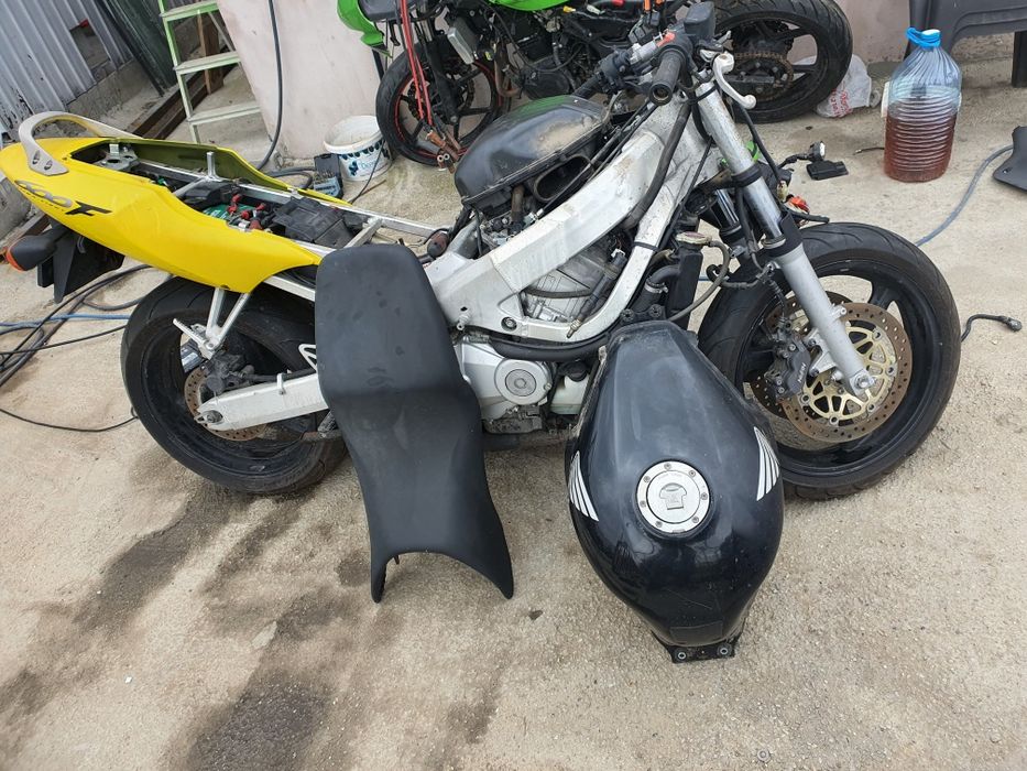 Dezmembrez honda cbr 600 f4 motor functional furca janta radiator f4 ...