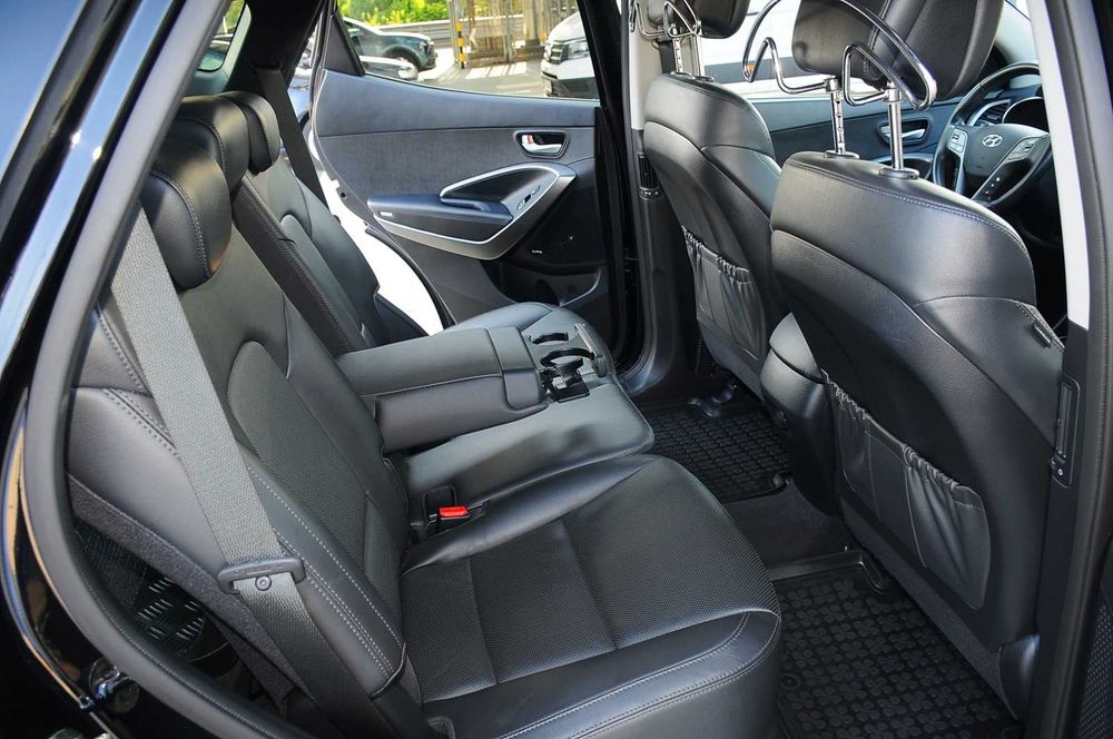 HYUNDAI Santa Fe 4WD anul 2016 MODEL CU 7 LOCURI Braila • OLX.ro