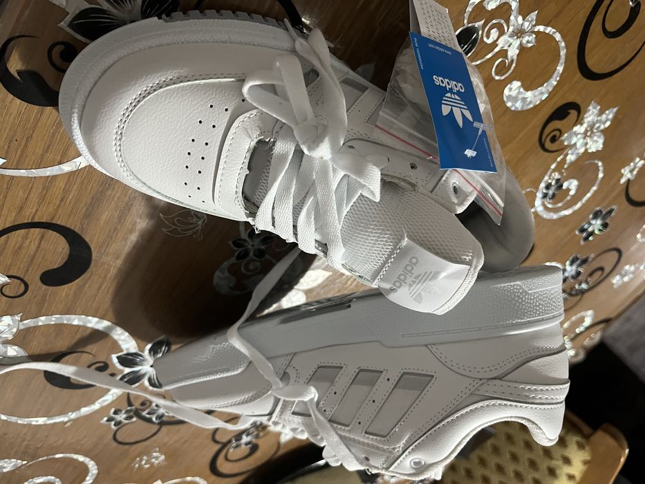 Adidasi dama Adidas Gheboaia • OLX.ro