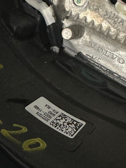 Volan cu incalzire Volvo XC60 XC90 R-Design 32227374 Baia • OLX.ro