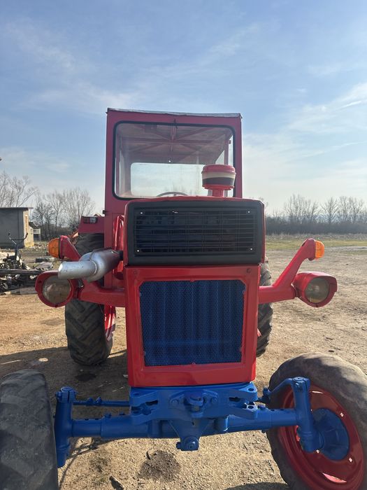 Vand tractor Universal U 650 Petid • OLX.ro