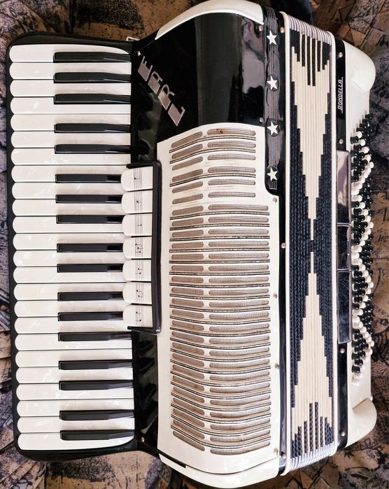 Acordeon 120 basi italian Moreschi Botosani • OLX.ro