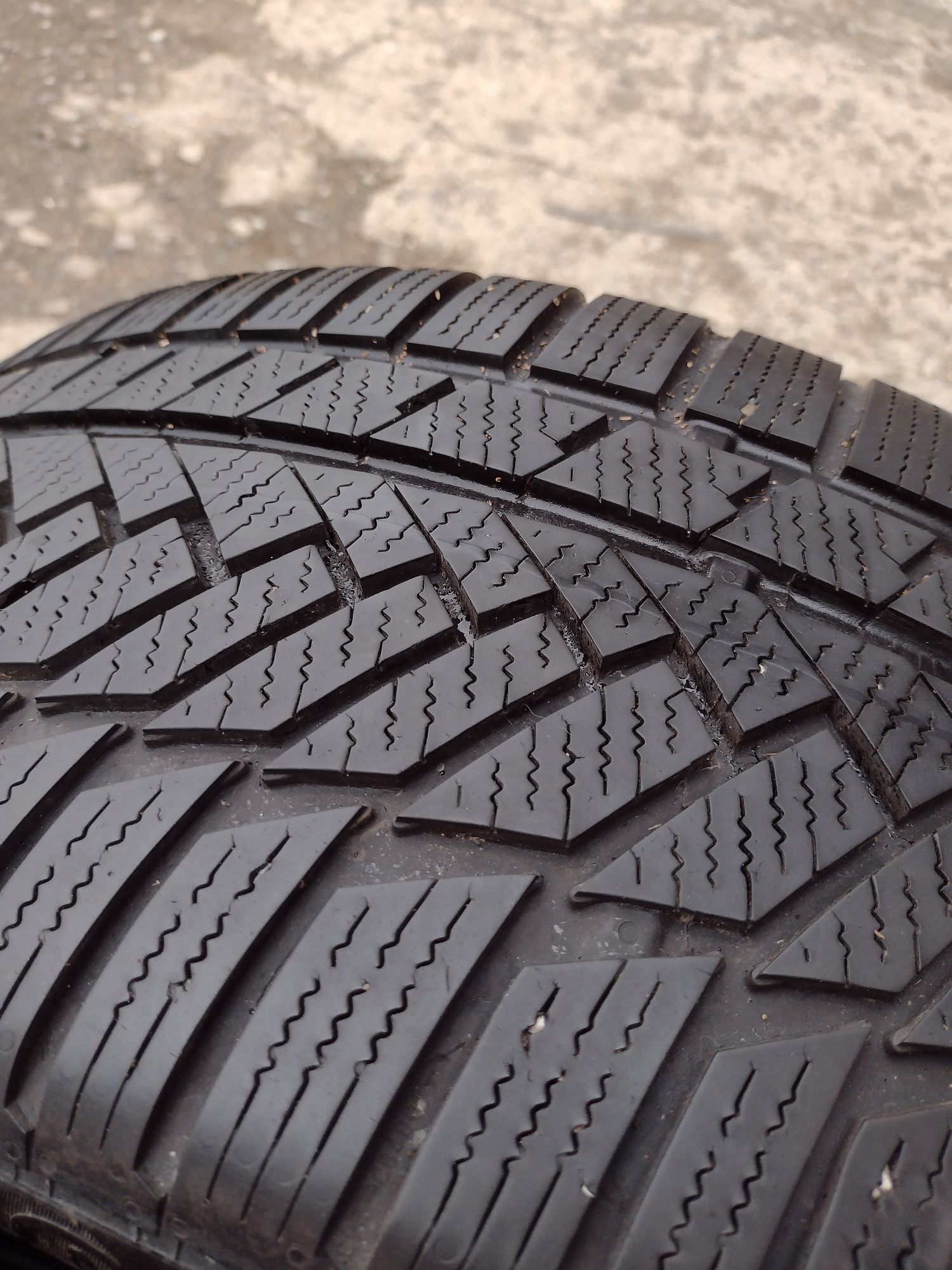 Зимни 4бр.255/45/18 гр. Бургас Братя Миладинови • OLX.bg