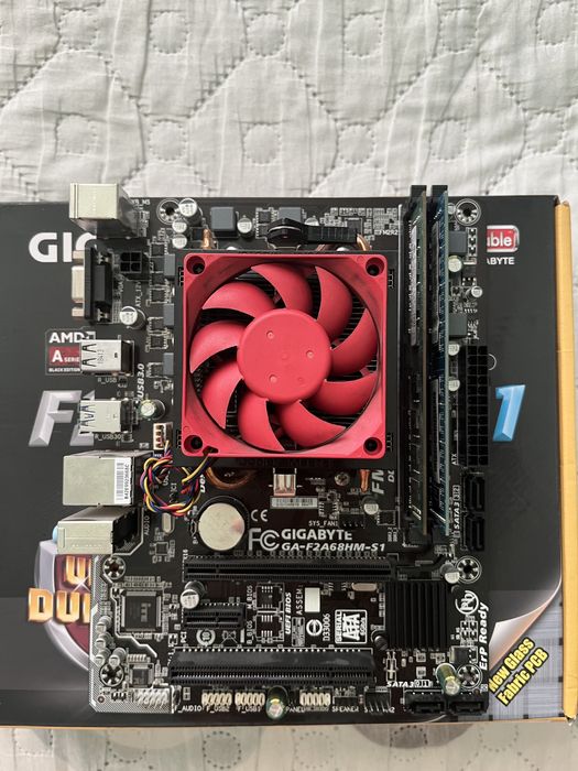 Дънна платка Gigabyte / 8gb ram / amd процесор гр. Пловдив Коматевски възел • OLX.bg