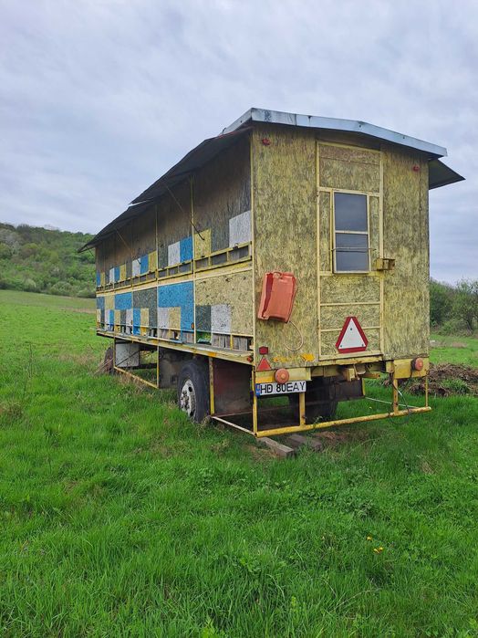 Pavilion apicol de vanzare Dobra • OLX.ro