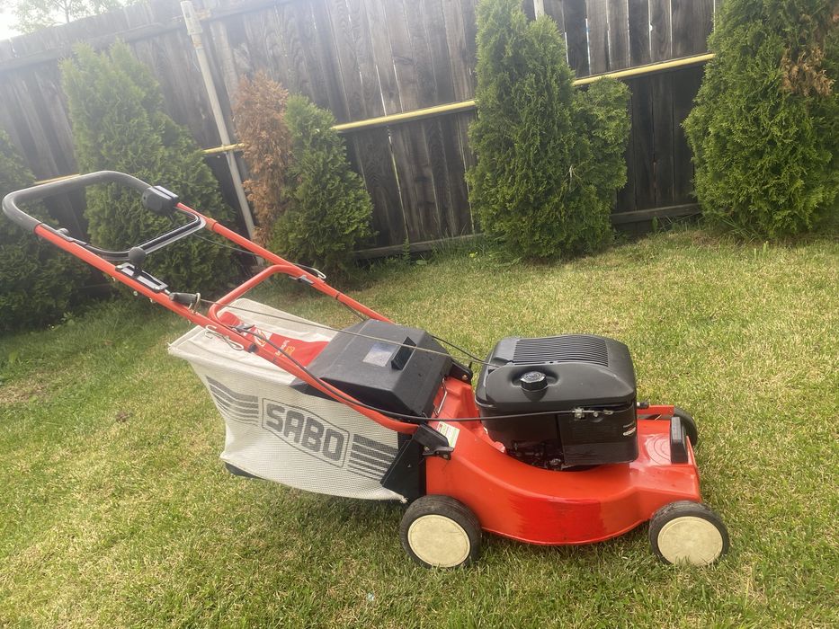 Masina de tuns iarba pe benzina Albota • OLX.ro