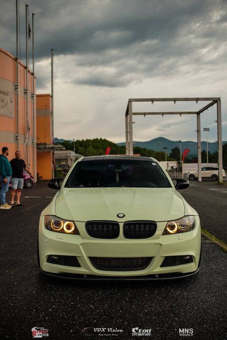 Vand bmw e90 330d LCI Jurilovca • OLX.ro