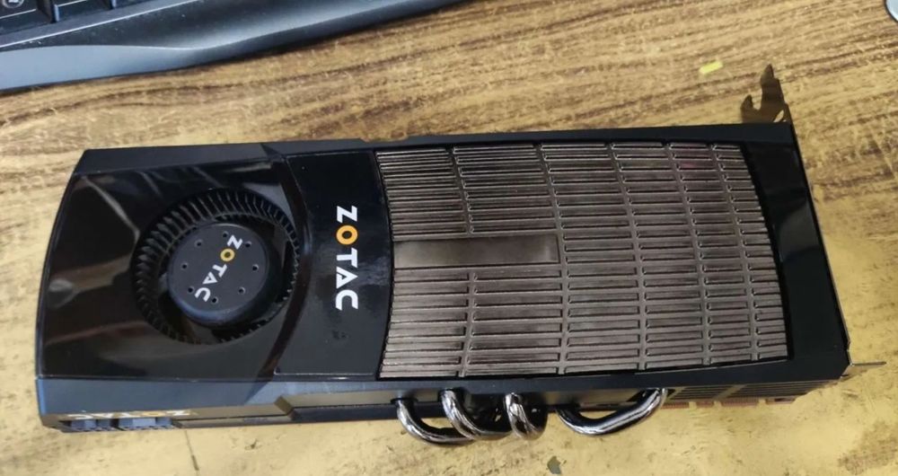 Placa video ZOTAC GeForce GTX 570 1280MB Synergy Edition Craiova • OLX.ro