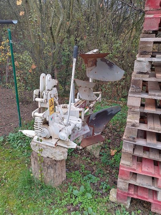 Plug reversibil cu o brazda Batar • OLX.ro