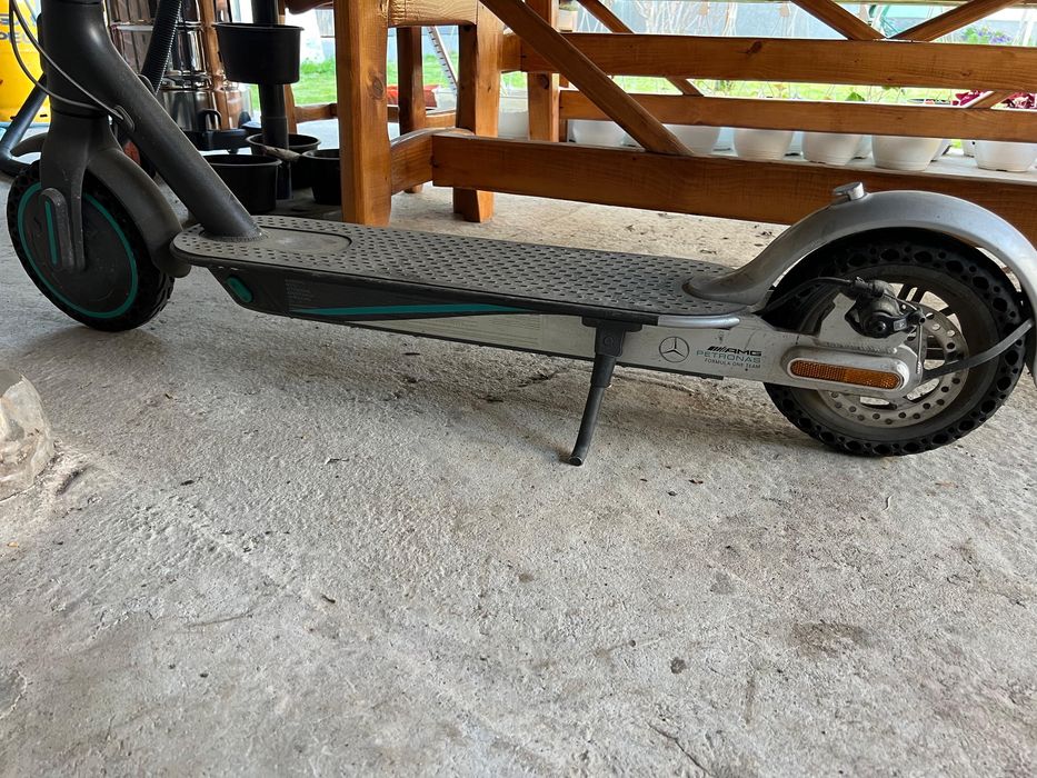 Vând Xiaomi Mi Electric Scooter Pro 2 Petronas Edition Sighisoara • OLX.ro