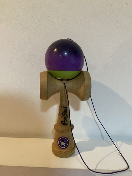 Kendama SWEETS semnata de BISOI,GAMI dna MIHAELA Turda • OLX.ro