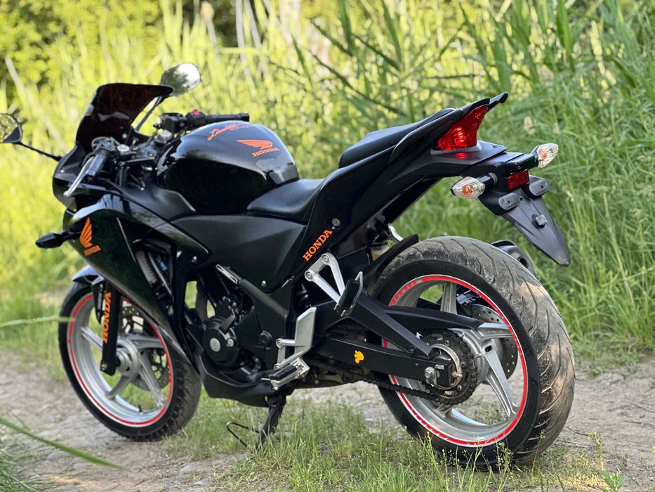 Honda cbr250r impeacabila 2011 ABS A2 Breaza • OLX.ro