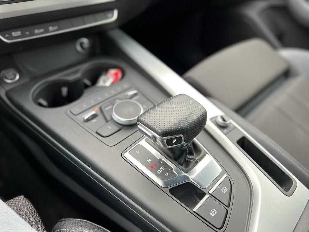Dezmembrez Audi A5 Sportback 2 0 Tdi Audi A5 S Linne Bara Fata A5 Far