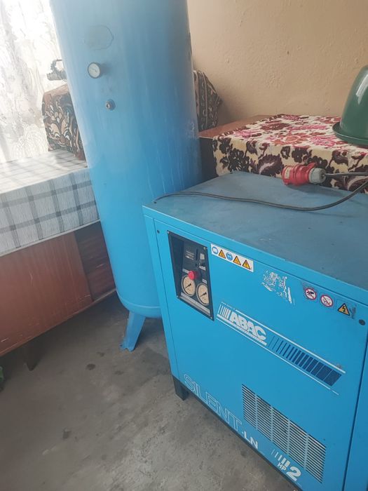 Vând compresor aer profesional silențios Slatina • OLX.ro