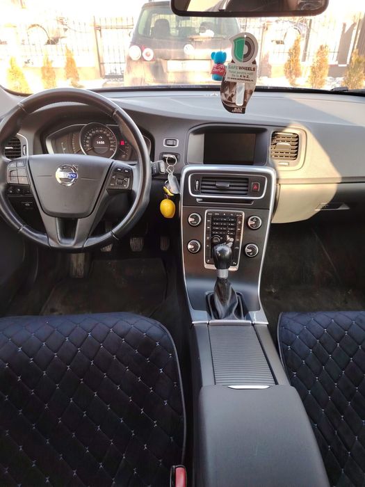 Volvo v60 an 2014 Iasi • OLX.ro