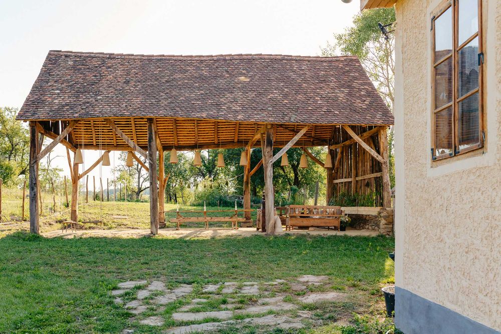 Casa Sasească Autentica, reconditionata 2022, utilata, 5 camere, 4 bai ...