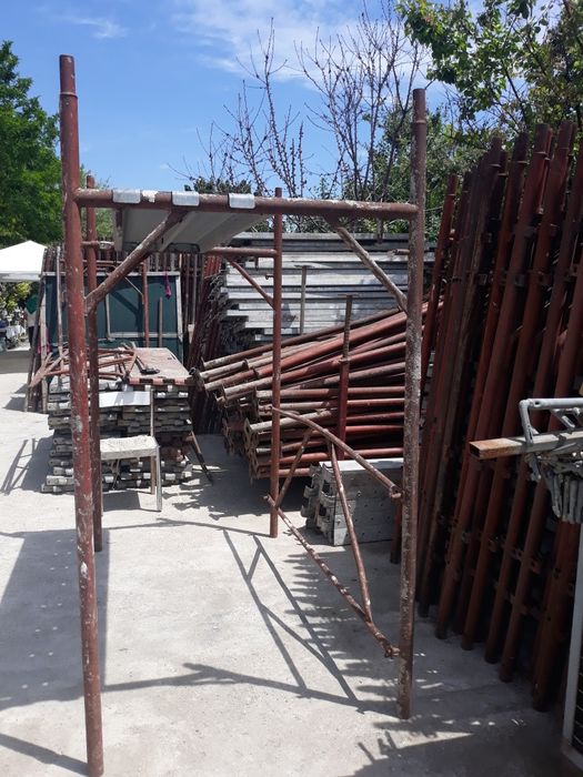 Schela metalică pentru lucrări Targoviste • OLX.ro