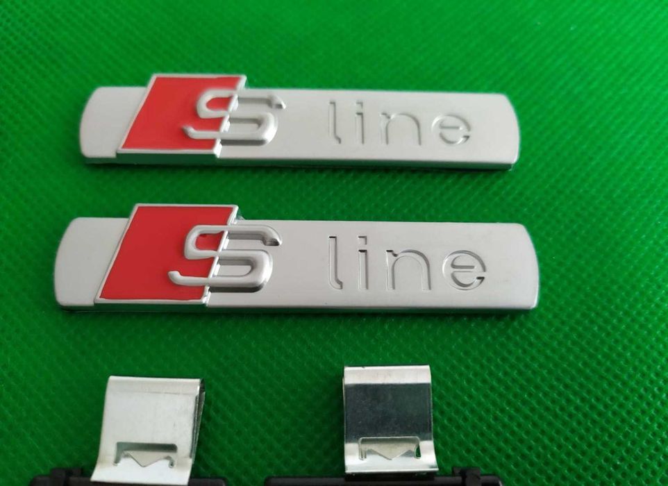 Eмлема Audi S line лого S-line RS / решетка / врати / волан сива черна ...