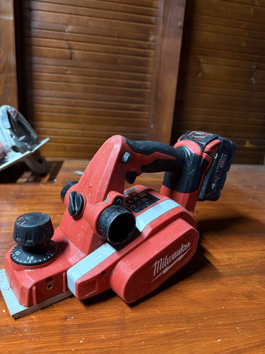 Rindea milwaukee Valea Mosneagului • OLX.ro