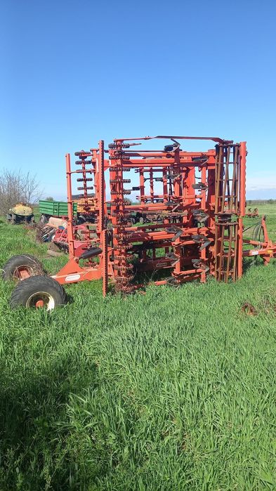Utilaj agricol combinator sandokan 6 m gaspardo Timisoara • OLX.ro