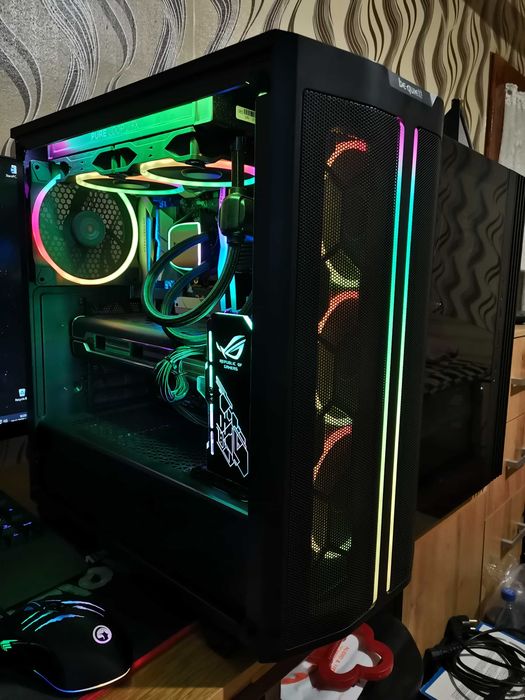 Компютър - AM4 Ryzen 5 1600 - RX 5700 XT - 16GB DDR4 гр. Русе Чародейка ...