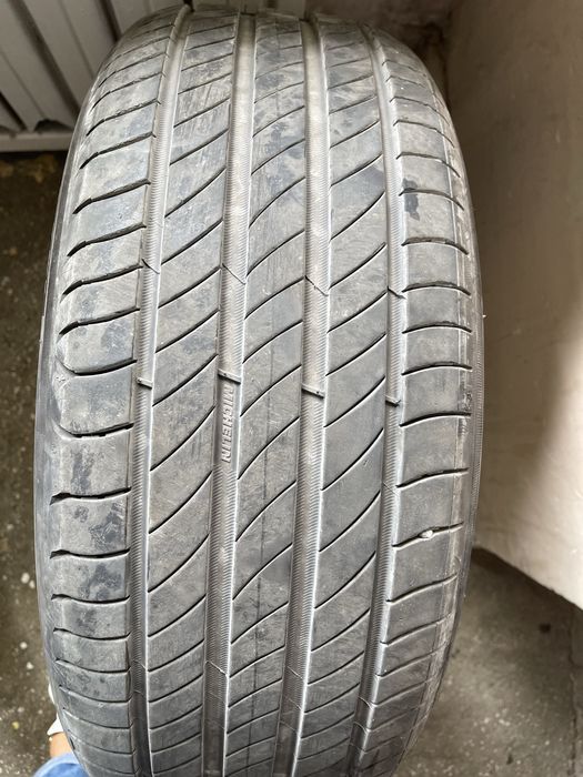 Elegantes Michelin 205 55 R16 Ebenbild