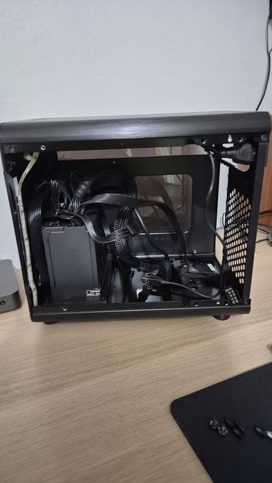 Carcasa PC Mini ITX cu sursa 450w Beclean • OLX.ro