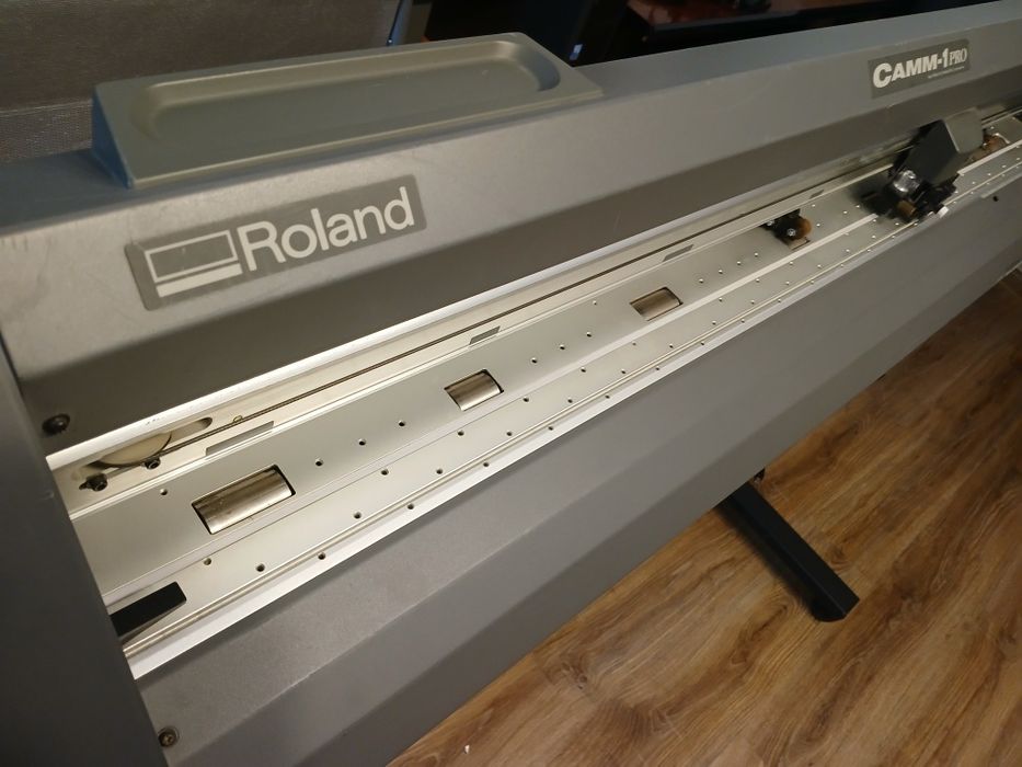 Cutter plotter Roland CX 400 Arad • OLX.ro