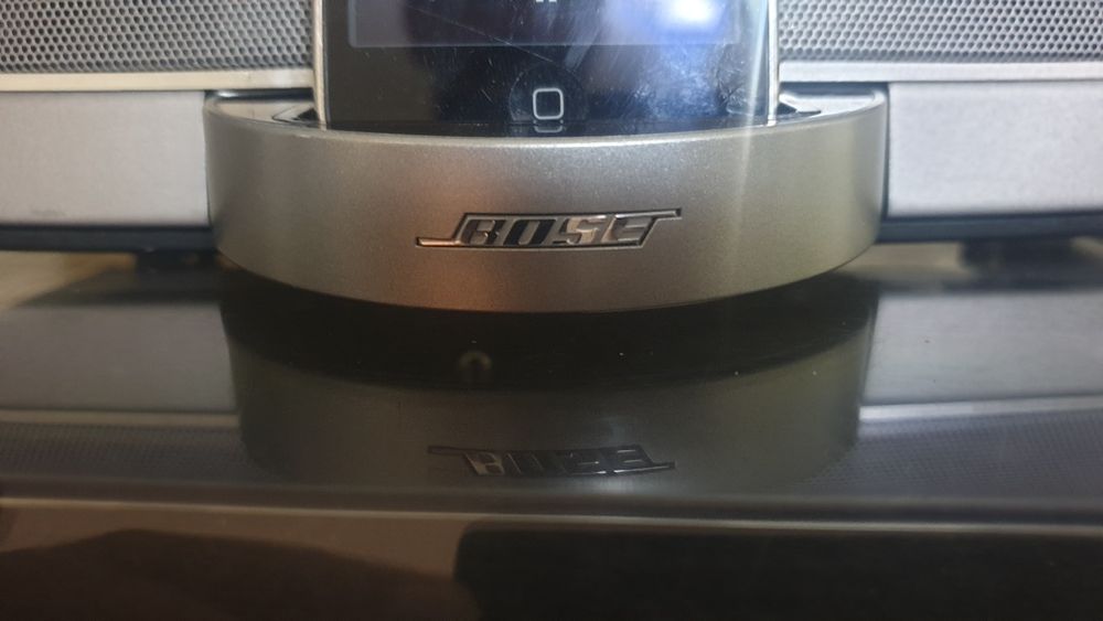 Boxa Bose +Ipod 8gb touch Ramnicu Sarat • OLX.ro