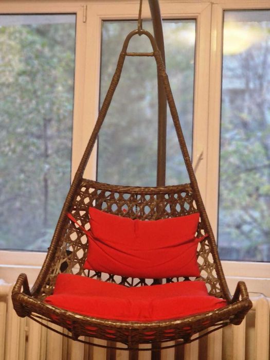 Balansoar suspendat metal,ratan stare perfecta , aproape neutilizat ...