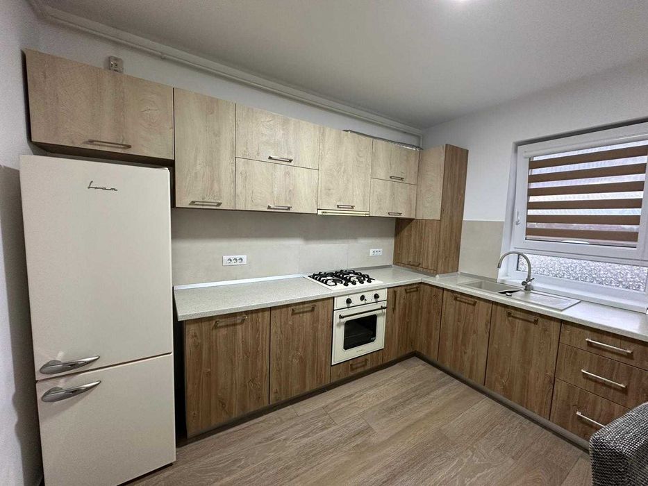 Garsoniera 40mp cu gradina si parcare. Brasov • OLX.ro